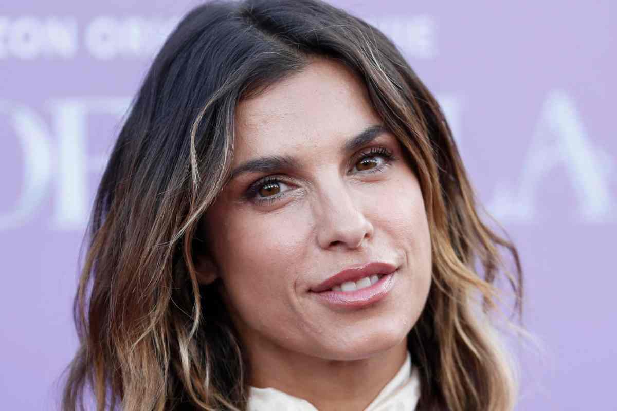 Canalis, scollatura da urlo: una sirena che ammalia - ControCalcio.com