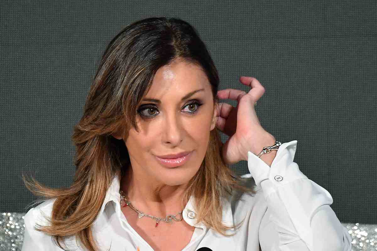 Boys, è tornata Sabrina Salerno: il décolleté è straripante ...