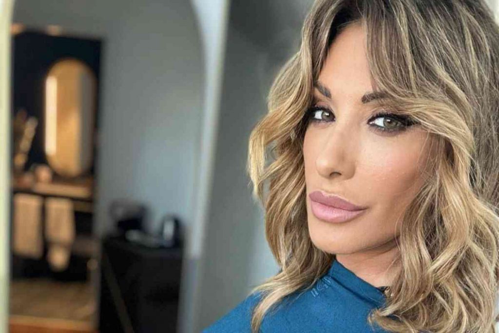 Trasparenze e un fisico stellare: Sabrina Salerno da urlo