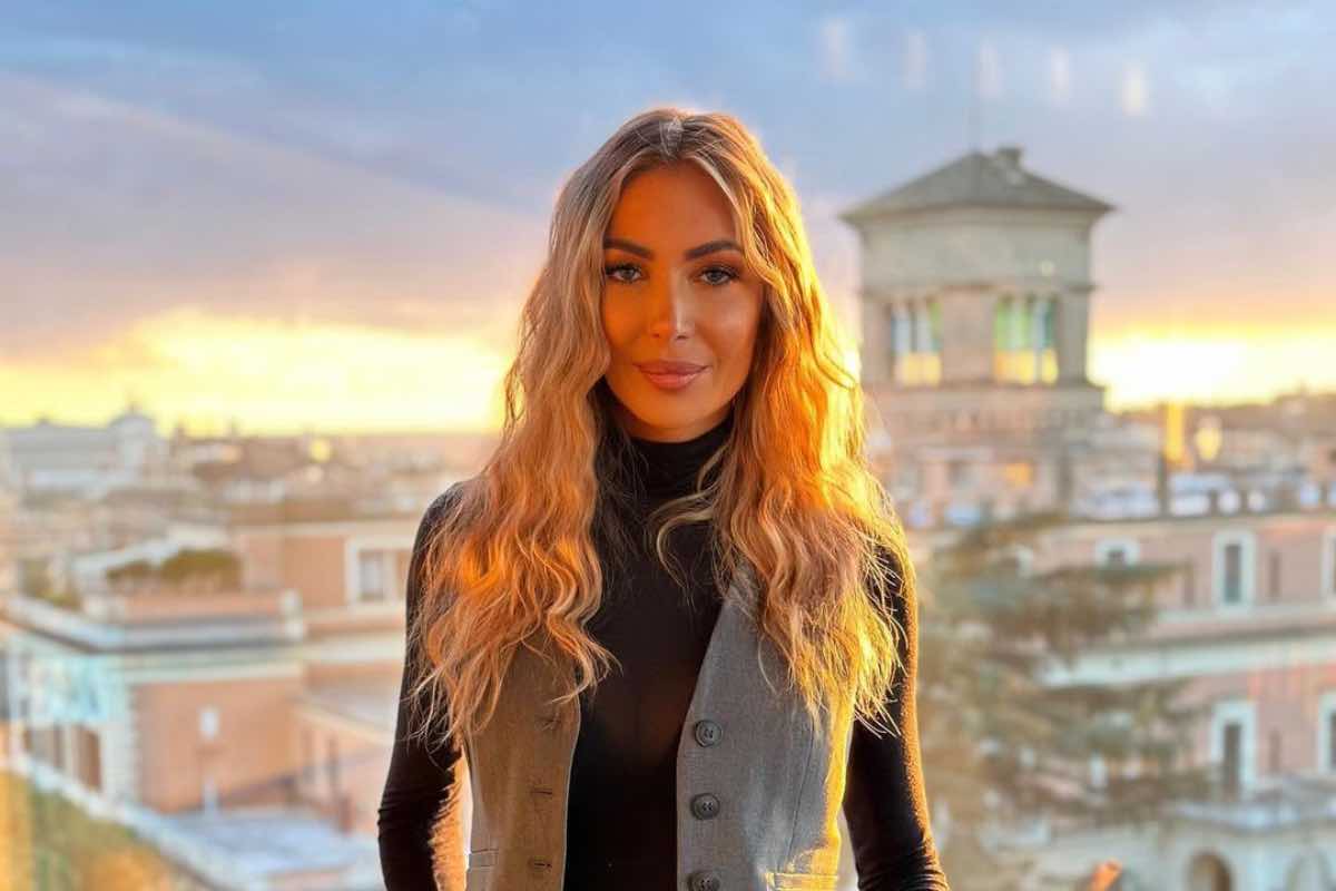 Laura Cremaschi bellezza indescrivibile: lato A prorompente