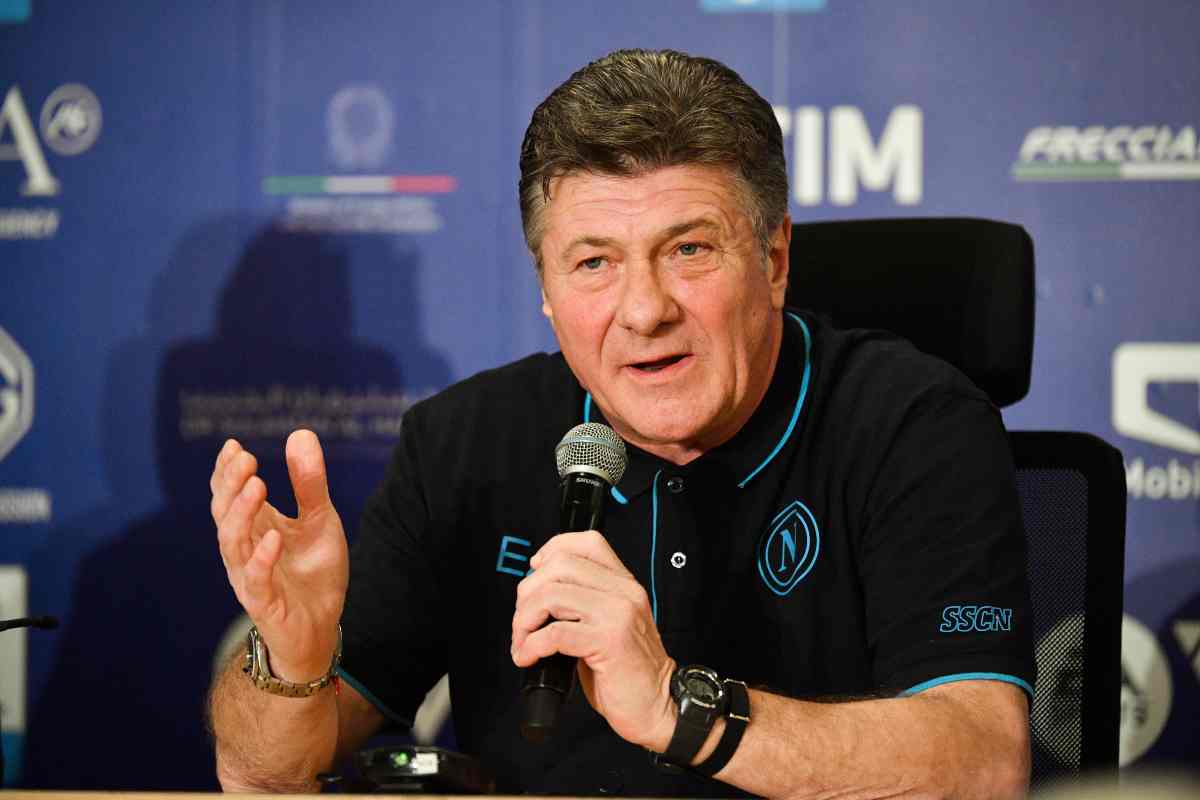 Mazzarri, che combini: il dettaglio in conferenza diventa virale